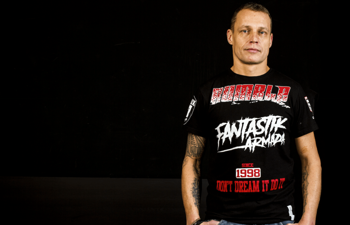 On a discuté avec David Mazer, le fondateur de la marque RUMBLE ...