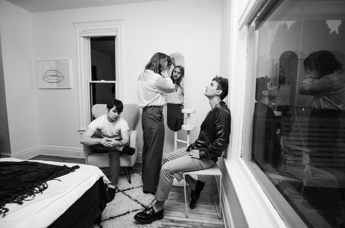 Rencontre avec Alexander Rollins, le chanteur du groupe Denny ...